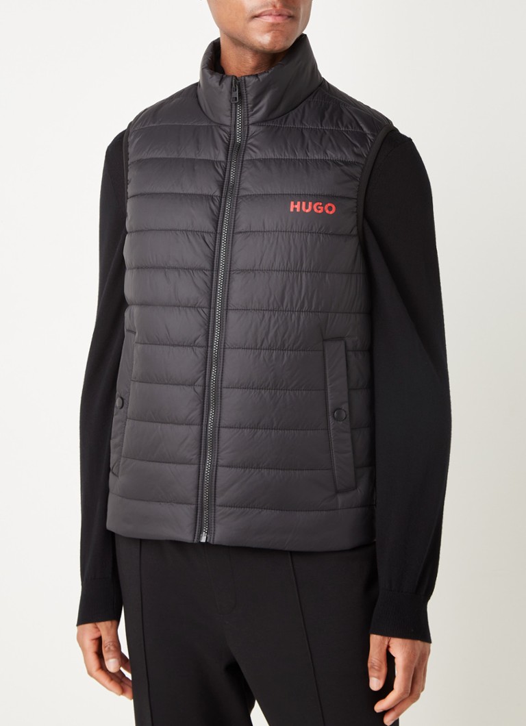 HUGO BOSS Bentino gewatteerde bodywarmer met logo • Zwart • deBijenkorf.be HUGO BOSS Bentino gewatteerde bodywarmer met logo • Zwart • deBijenkorf.be