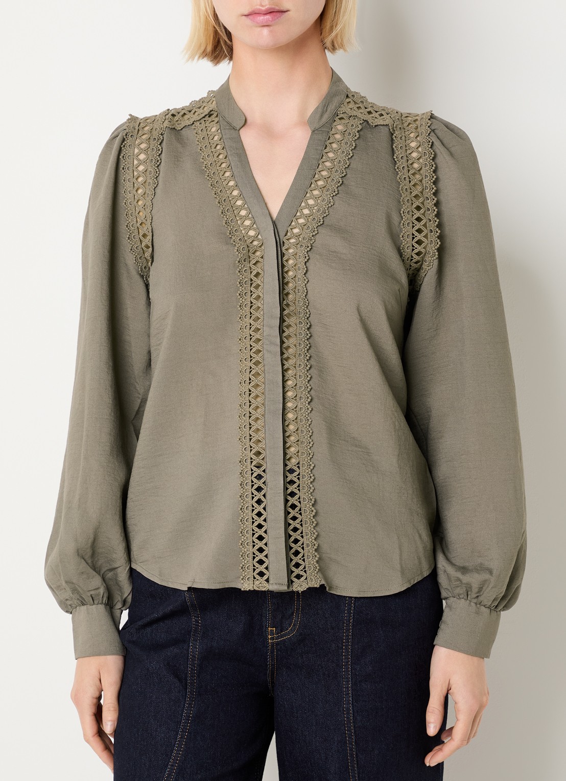 Co'Couture Notis blouse met opengewerkt dessin • Bronsgroen ...